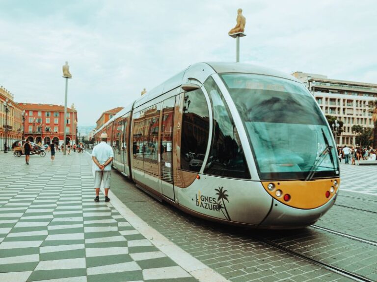 Top Benefits of Public Transportation: 10 Reasons It Is Essential Today